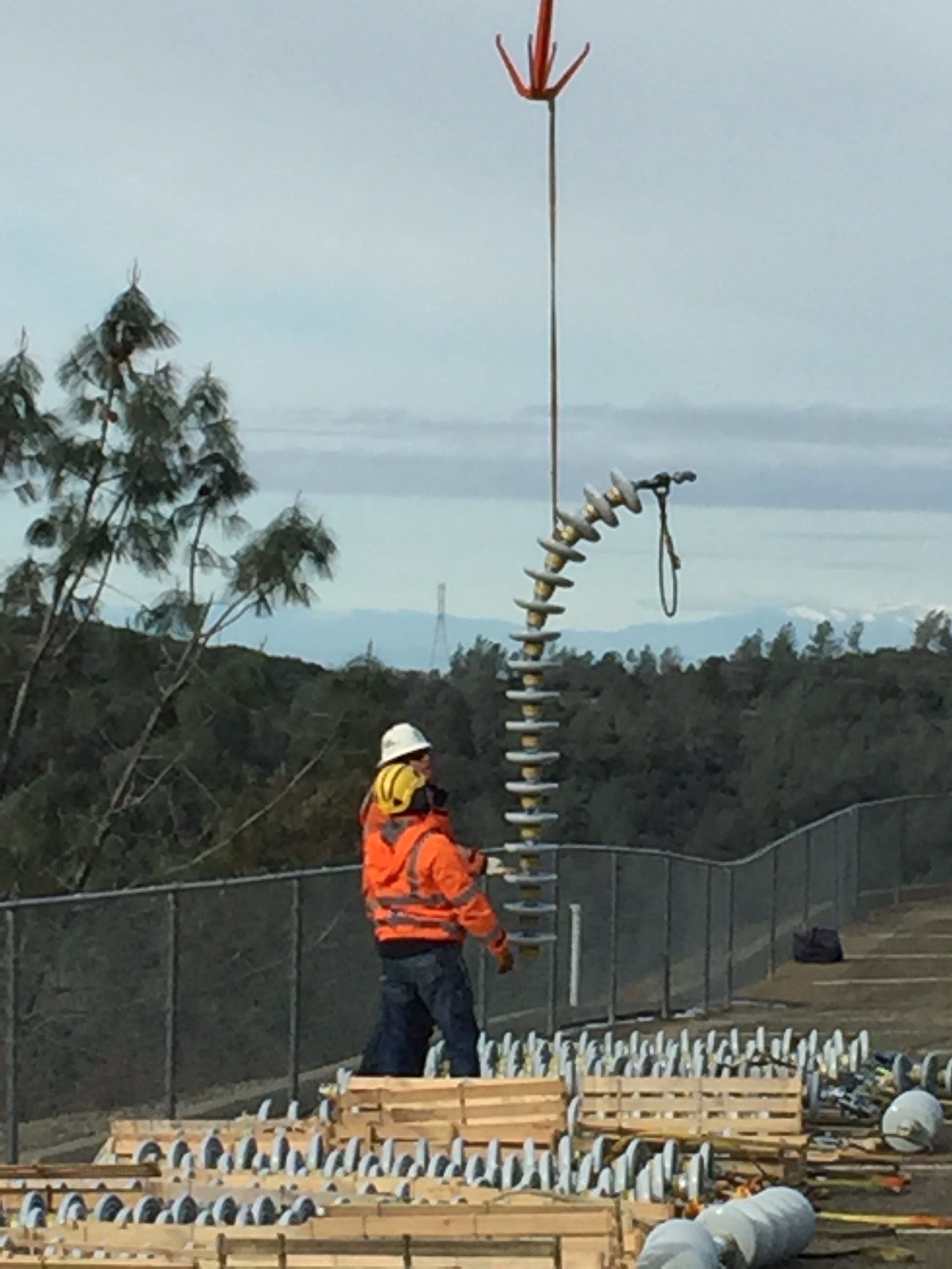 PG&E Crews Build Shoo-Fly in Oroville