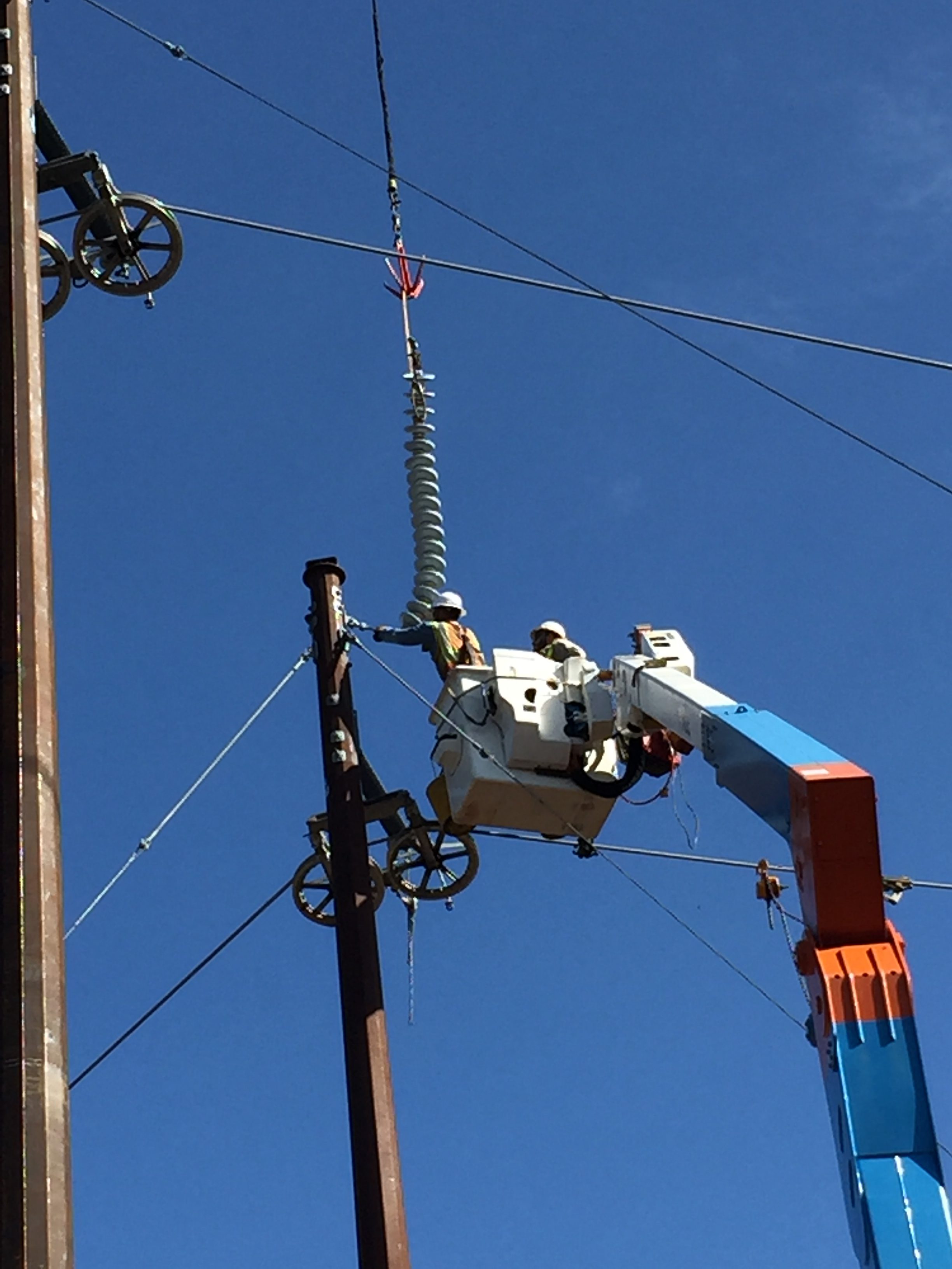 PG&E Crews Build Shoo-Fly in Oroville