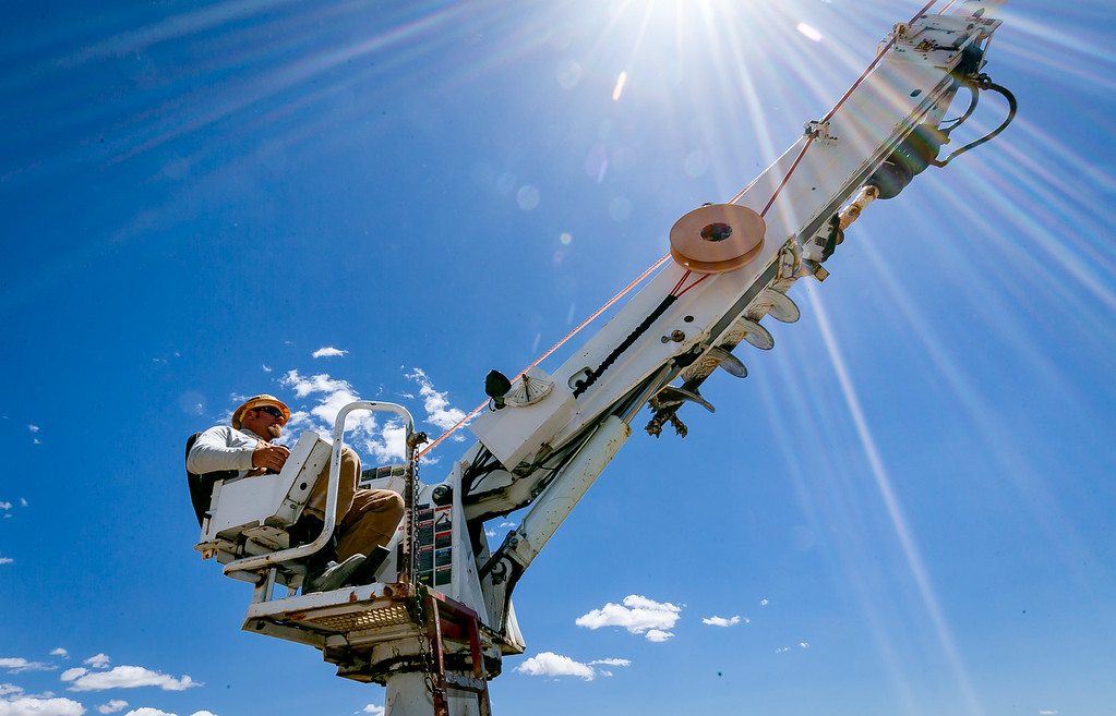 IBEW 1245 Members From SMUD Help “Light Up Navajo”
