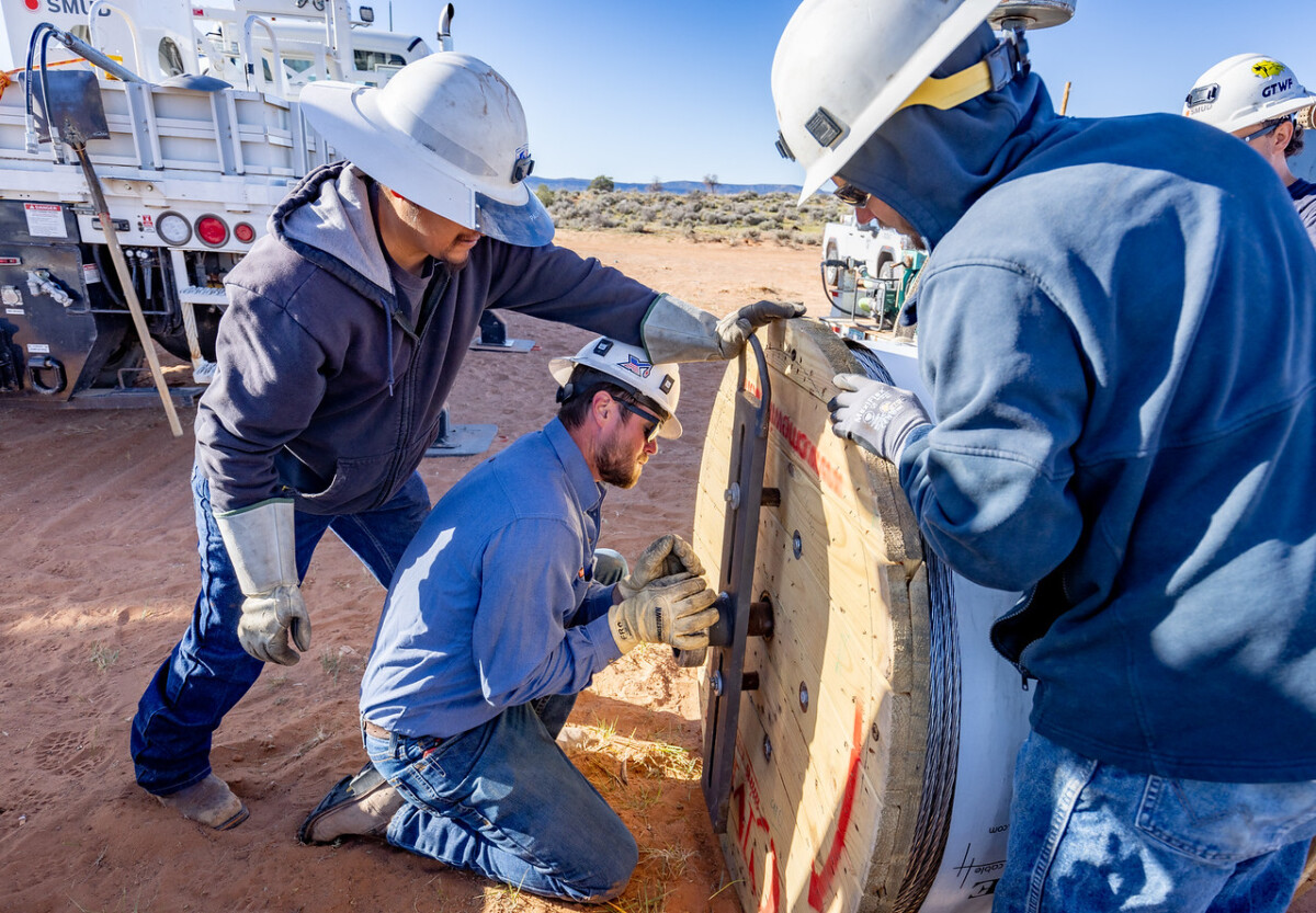 Lighting Up Navajo: IBEW 1245 Crew From SMUD Volunteers to Bring Power ...