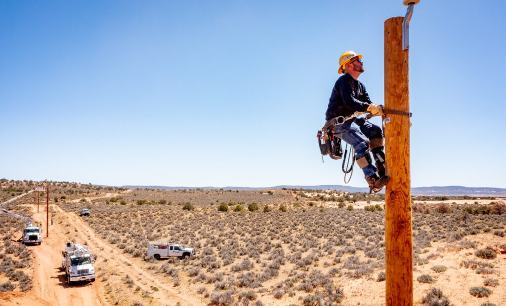 Lighting Up Navajo: IBEW 1245 Crew From SMUD Volunteers to Bring Power ...