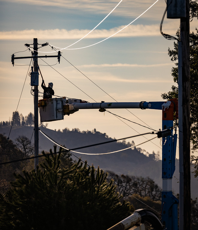 “Everything Stays in the Air” — IBEW 1245 Crews From PG&E Perform Fire ...