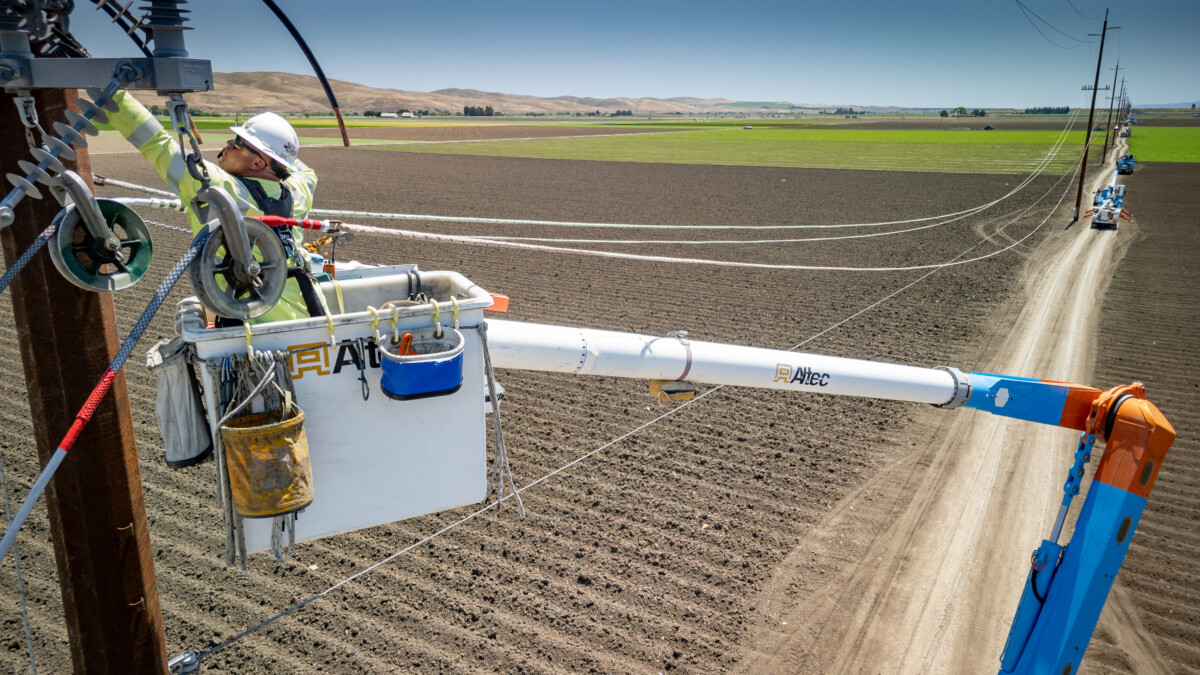 “Here for the Workers” — 1245 Shop Steward Increases Crew’s Union ...